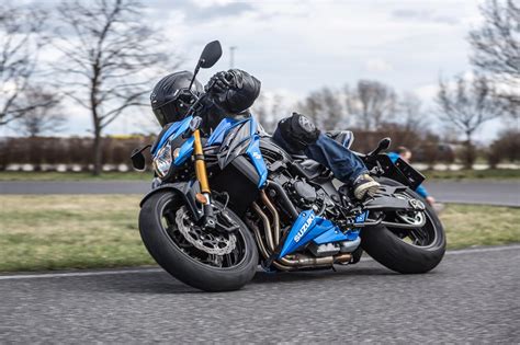 Naked Bike Test