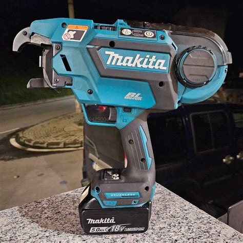 Машина за връзване на желязо Производствени Обработващи Симитли Машината е нова има и