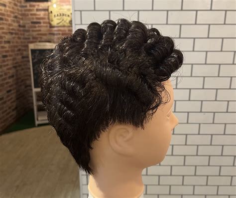 アイロンパーマ練習風景 豊中barber 男性・メンズ専用ヘアサロンは大阪の【サードプレイス Third Place 】