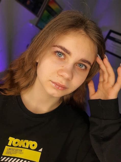 Милые девушки Ищу моделей на оформление бровей для пополнения портфолио Оплата 500 рублей