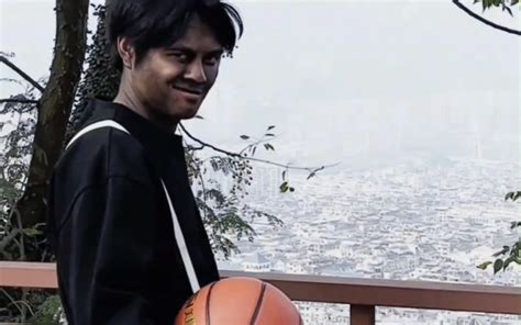 靓仔，出来一起打球吗？ 哔哩哔哩