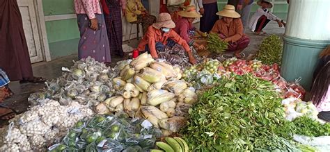 ဝက်လက်တွင် အင်အားသောင်းချီ ဆန္ဒပြ၊ Cdm ဝန်ထမ်းများကို စားသောက်ကုန်များ ထောက်ပံ့