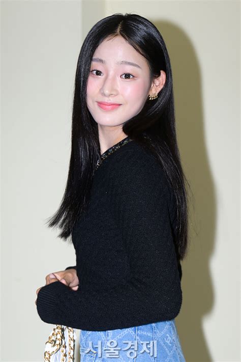 뉴진스 민지 돌아보면 심쿵 SE포토 서울경제