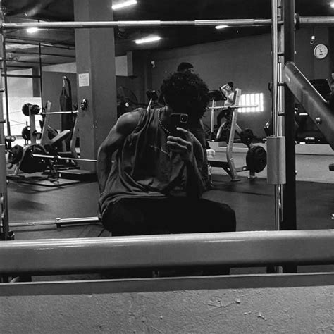 Akshat S • Threads Say More