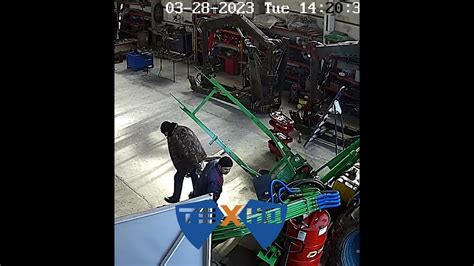 Родео на грейферном погрузчике ПЭ Ф 1БМ при испытании в ТехНД Плюс Machine Fail Fannyvideo