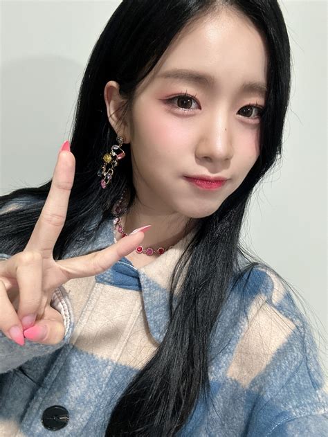 Wooah Community Posts 롤러코스터 첫 일일 팬매니저는 우소라였지요💗 드디어 오늘 롤러코스터🥺 쇼챔피언 본방