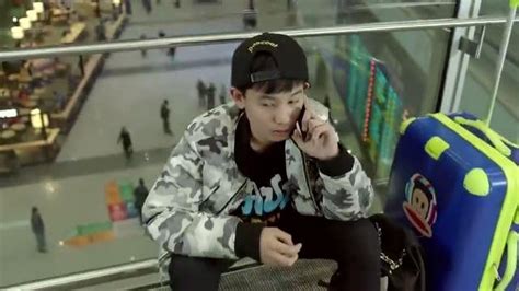 小别离：父亲筹备小宇排队的事，却接到一电话，急忙赶去机场！高清1080p在线观看平台腾讯视频