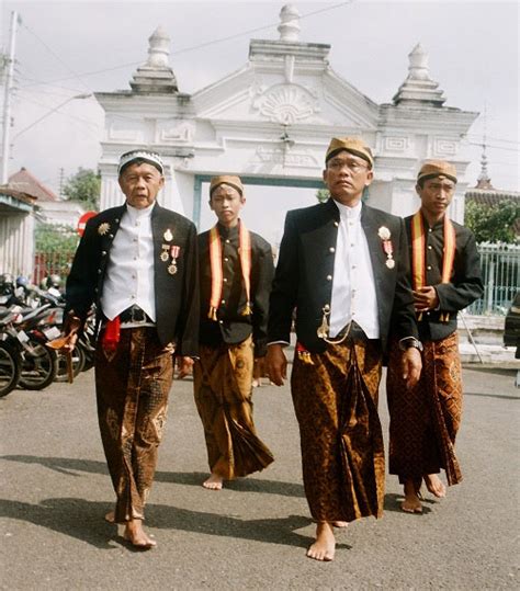 รายการ 104 ภาพพื้นหลัง การ แต่ง กาย อาเซียน 10 ประเทศ แบบ การ์ตูน ความละเอียด 2k 4k