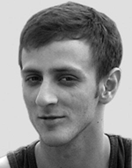 מזכרת בתיה מתייחדת עם חלליה סיפור חייו של רב סמל ציקי צבי איל שנפל בשנת 2005 Be106 חדשות