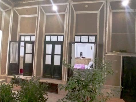 شاخه نبات واحد 1 همکف بوم گردی در یزد جاباما