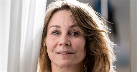 Anne Louise Hassing Deler Afklædt Billede Topløs Ved Havet