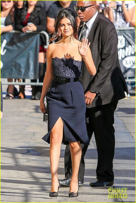 Selena Gomez Likes To Walk Around Her House Naked Photo 3219621