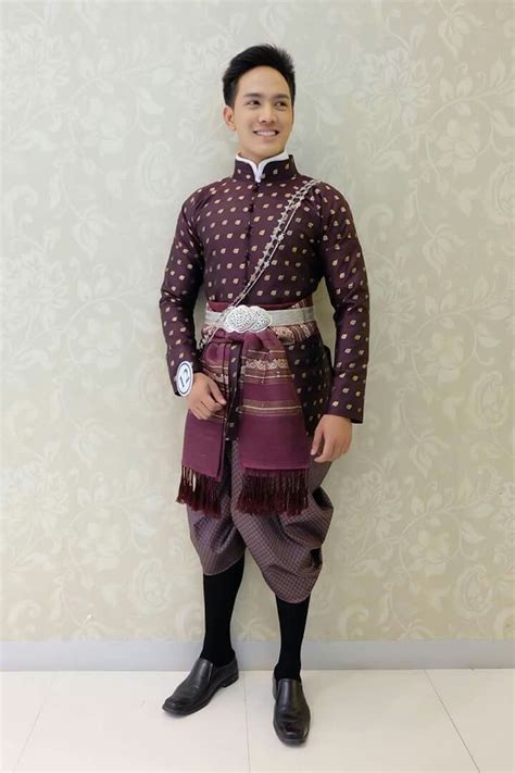 Pin By Chawalit Phuracha On ชุดไทยเก็บรูปไว้ชม Traditional Thai Clothing Thai Fashion