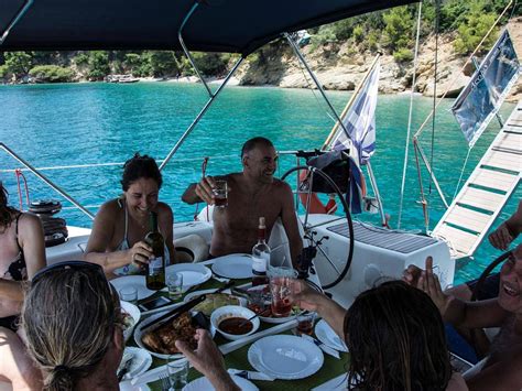 Aeolus Sailing Skiathos Town Alles Wat U Moet Weten Voordat Je Gaat