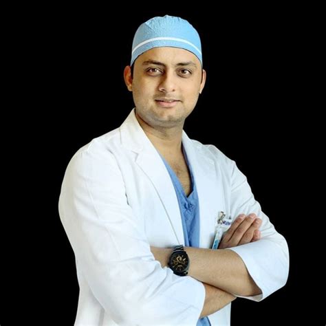 Dr Rohit Dadhich 🩺 लापरवाही न बरते हर्निया खतरनाक हो सकता हेे 🩺