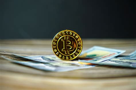 微软市值破 2 万亿美元，两年增 1 万亿；百度宣布 2030 年前实现碳中和；丁磊：大多数中国学生不具备独立思考能力 脉脉