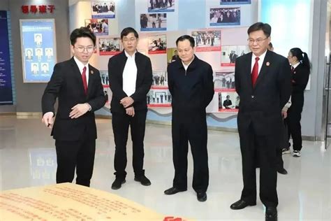 市人大常委会主任覃天卫到钦州中院调研宪法贯彻实施等工作澎湃号·政务澎湃新闻 The Paper