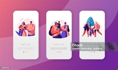 행복 한 가족 사람들 모바일 앱 페이지 온보드 화면 설정 아빠 어머니와 아들 캐릭터 관계 부모와 아이 함께 부모의 개념 웹 사이트 또는 웹 페이지 편평한 만화 벡터 일러스트