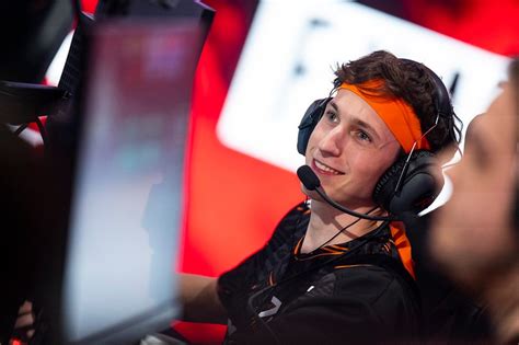 Boaster ขอโทษแฟนคลับไม่สามารถมาเจอได้ทั่วถึง One Esports Thailand