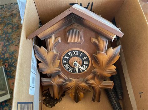 Lot Vintage Coo Coo Clock