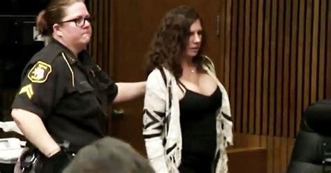La Madre Di Una Persona Accusata Di Guida In Stato Di Ebrezza Scoppia A