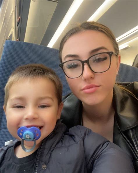 Melissa Mccabes Instagram Twitter And Facebook On Idcrawl