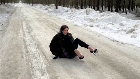 Alena Barefoot Comparing Eight Pairs Of High Heels On Very Slippery Wet
