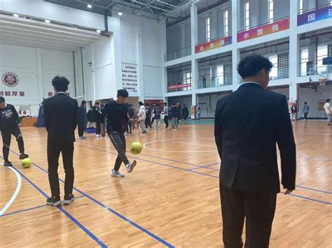青岛理工大学举办争做体育先锋者挑战校园吉尼斯趣味体育挑战赛 青岛理工大学 团委