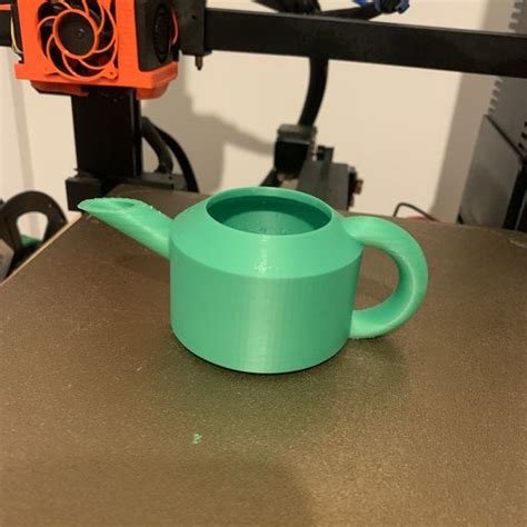 Free STL File Watering Can Resizable With Handle 3D Printer Design
