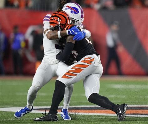 Damar Hamlin Makes Pregame Visit To Bills