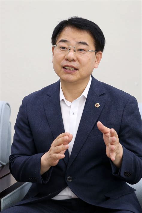 與 금정구청장 보궐선거 본선 후보에 윤일현 전 부산시의원