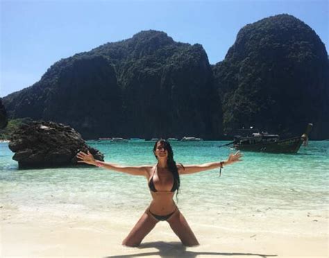 Photos On Vous Présente Aurah Ruiz La Wag Très Sexy Qui Va Enflammer