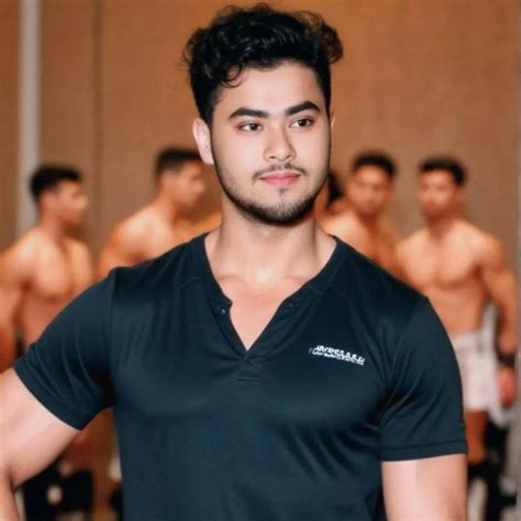 ভালবাসা তৈরী হয় ভাললাগা থেকে স্বপ্ন তৈরী হয় কল্পনা থেকে অনুভব তৈরী হয় অনুভূতি থেকে আর