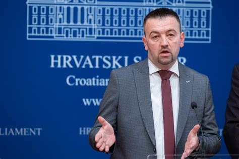 Pavli Ek Sve Hrvatske Udruge U Republici Srbiji Dobiju Manje Od Jednih Srpskih Novosti