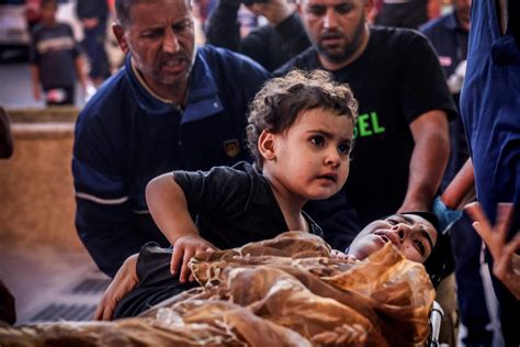مرضى قطاع غزة يخوضون حرباً فوق حرب إسرائيل