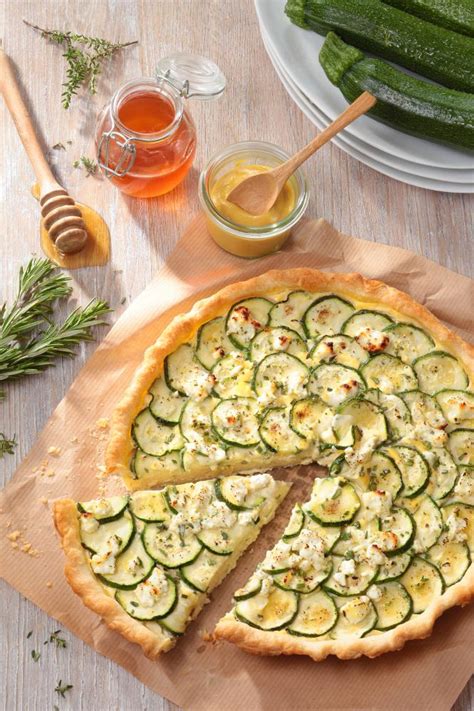 Tarte de courgettes aux herbes de Provence et chèvre à la Moutarde