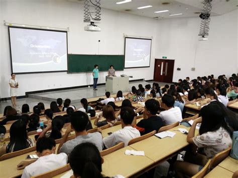 Tuc Fiu合作学院举行2016级新生学业指导专题讲座 （图文） 天津商业大学
