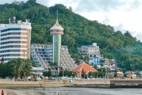 Bãi Trước Vũng Tàu có công viên mát mẻ và là nơi ngắm hoàng hôn rất