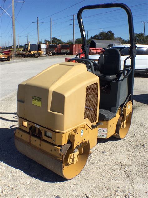 Bidera Government Auctions 2014 Cat Cb14 B Roller
