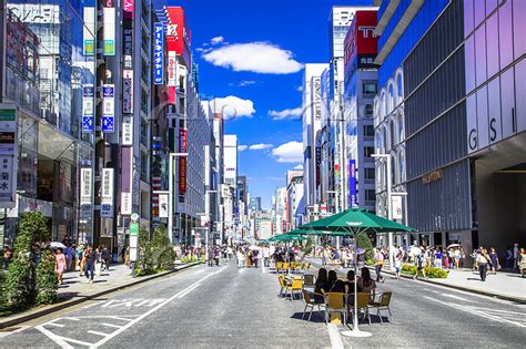 東京都 銀座の歩行者天国 118639246 の写真素材 アフロ