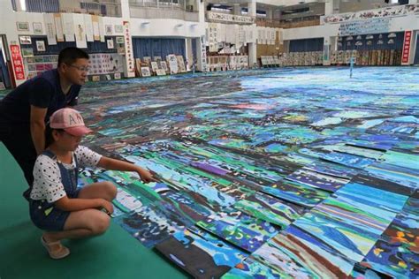 山東博興：萬名中小學生用巨型拼畫重現梵谷《星空》 每日頭條