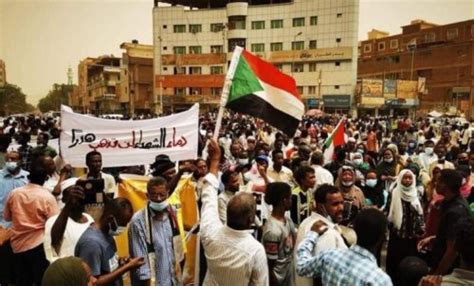 سودان تربيون قال محامون في السودان الأربعاء، أن السلطات نفذت حملة