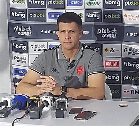 VÍDEO Barbieri critica arbitragem e questiona a Ferj em derrota do Vasco