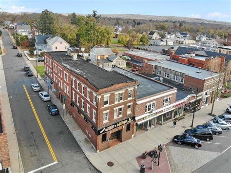 Former Restaurant Building In Downtown Manchester On The Market