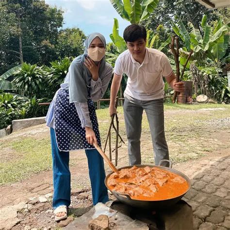 Sering Dikira Pacar Ini 7 Potret Kebersamaan Cut Syifa Dan Sang Kakak