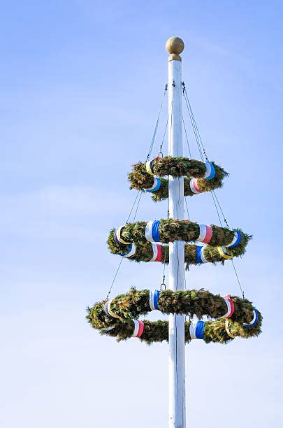 Maibaum Bilder Und Stockfotos Istock
