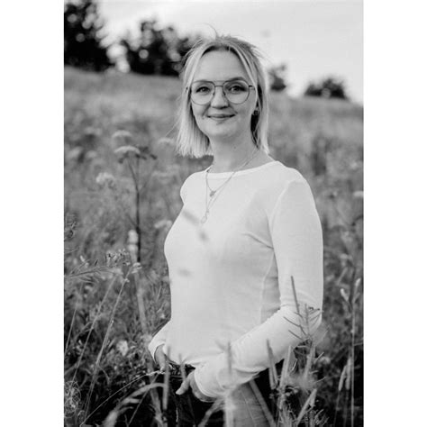 Julia Steiner Make Up Artist The Wild Brush Xing