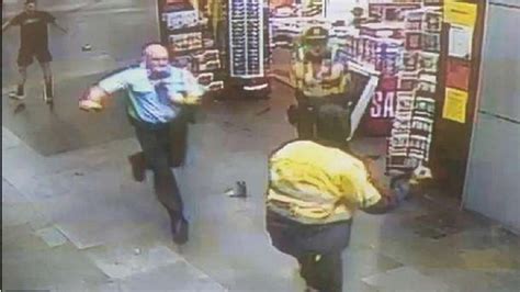 Then I Saw The Knife” Dramatic Moment Hero Security Guard Knew He Had