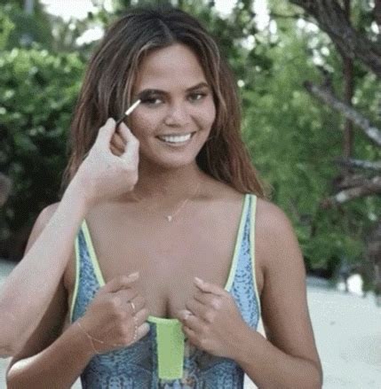 Chrissy Teigen Boob Flash Joeshmo17192082