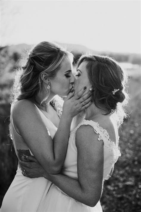 Gorgeous Wedding Portrait Cute Lesbian Couples Lesbian Bride